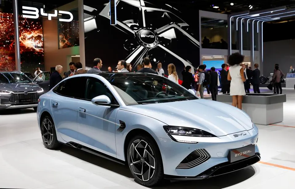 Security Probe: US Examines Risks in Chinese 'Connected' Cars